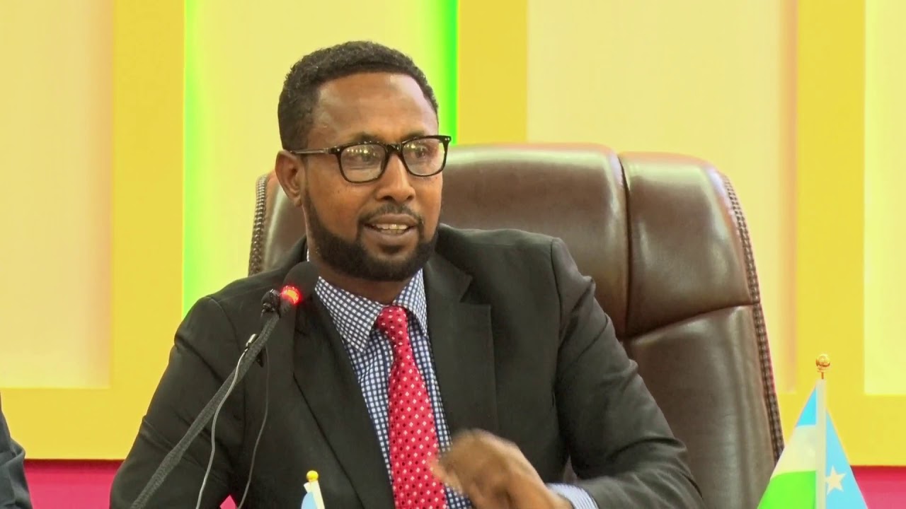 Hadal-jeedinta Xildhibaan Cabdiqani Faarax Dhaashane - YouTube