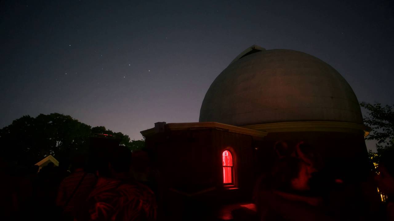 ISS flyover seen from Ladd Observatory, Brown University - YouTube