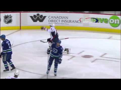 Alex Ovechkin massive, top-shelf one-timer goal 10/29/11 - YouTube