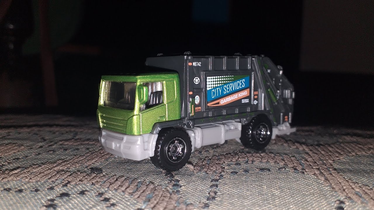 Unboxing De Matchbox Garbage King - YouTube