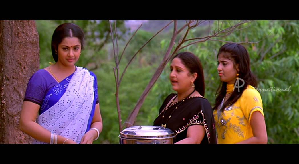 Kuselan Tamil Movie Scenes | Villagers bribe Meena to meet Rajinikanth ...