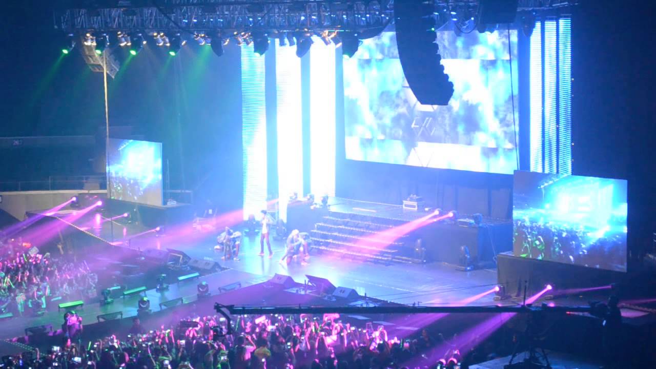 [FanCam] 130907 EXO - K - Wolf KPOP Republic Concert Philippines - YouTube