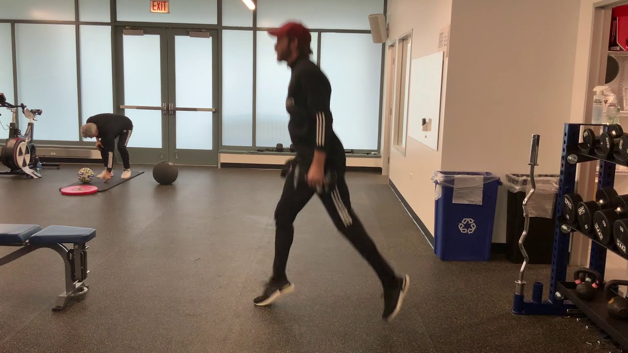DB Alternate Lunge Jump (Deep) - YouTube
