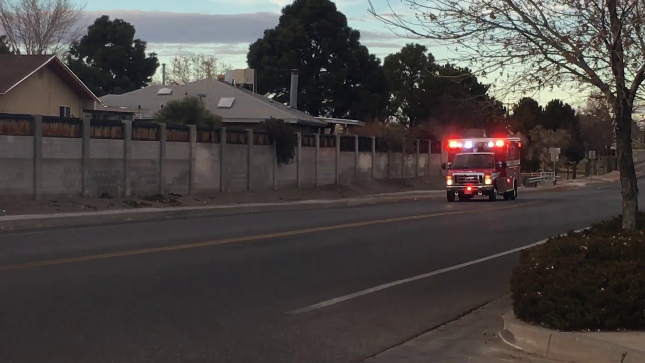 Albuquerque Fire Rescue Paramedic Unit R20 Lights on/no siren - YouTube