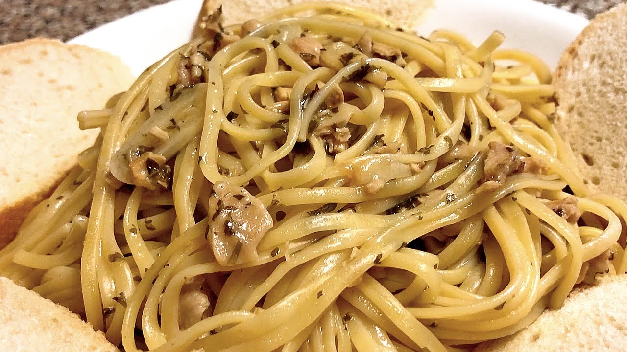 LINGUINE FINI WITH WHITE CLAM SAUCE - YouTube