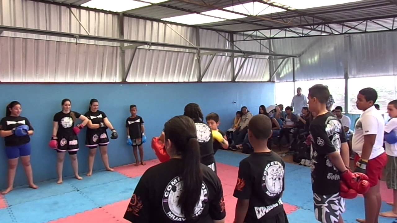 Rodrigo - Treinamento Muay Thai 25/08/2013 - YouTube