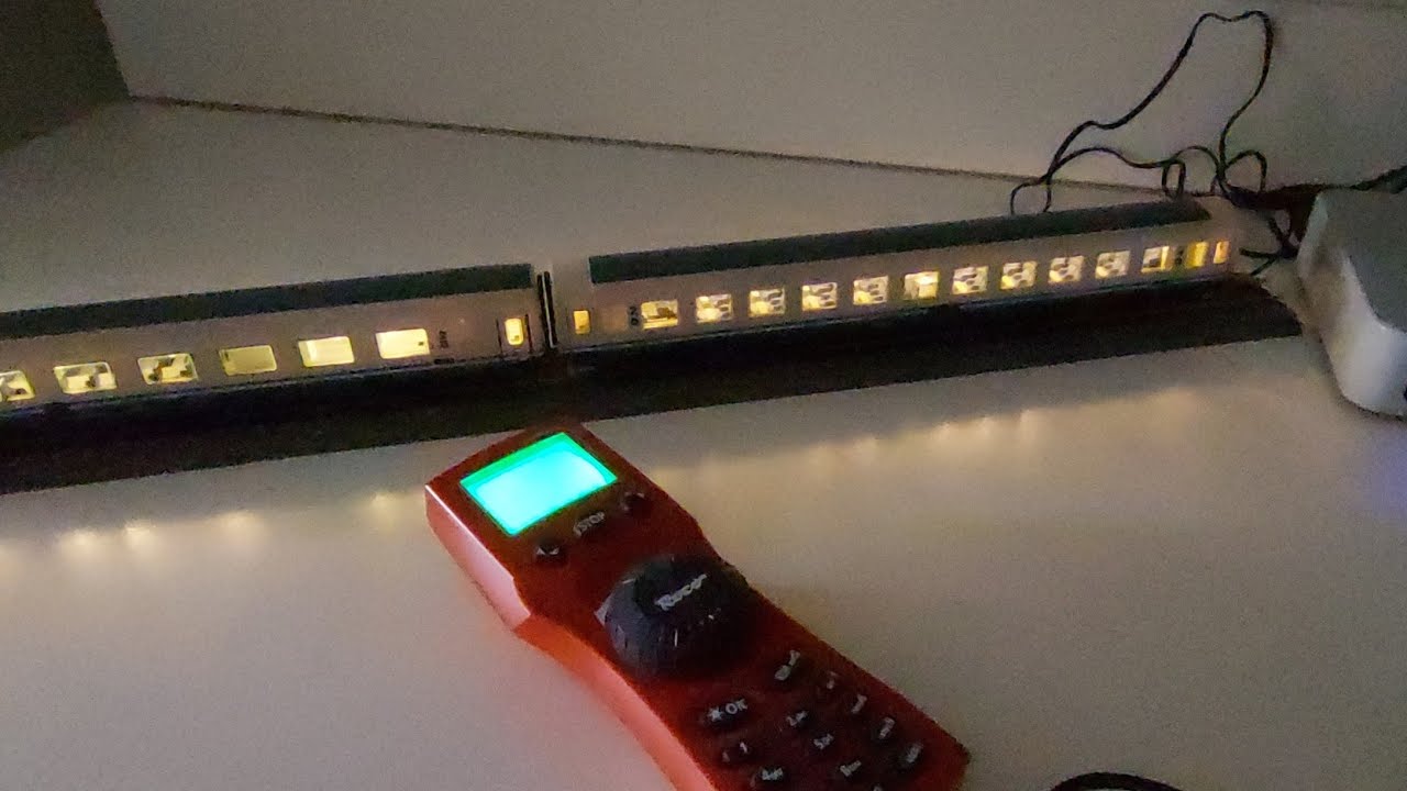 ACME CARROZZE 55163 coppia XMPR con 2 Decoder e luce effetto neon by ...