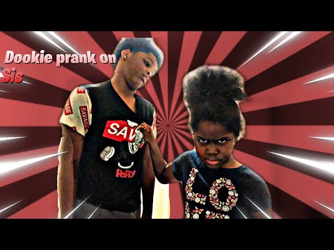 Fart prank on sister 💩 💩 💨