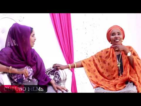 Gabadh Oromo ah oo Khadra Dahir ka cod macaan iyo Ubax Fahmo yaabtay