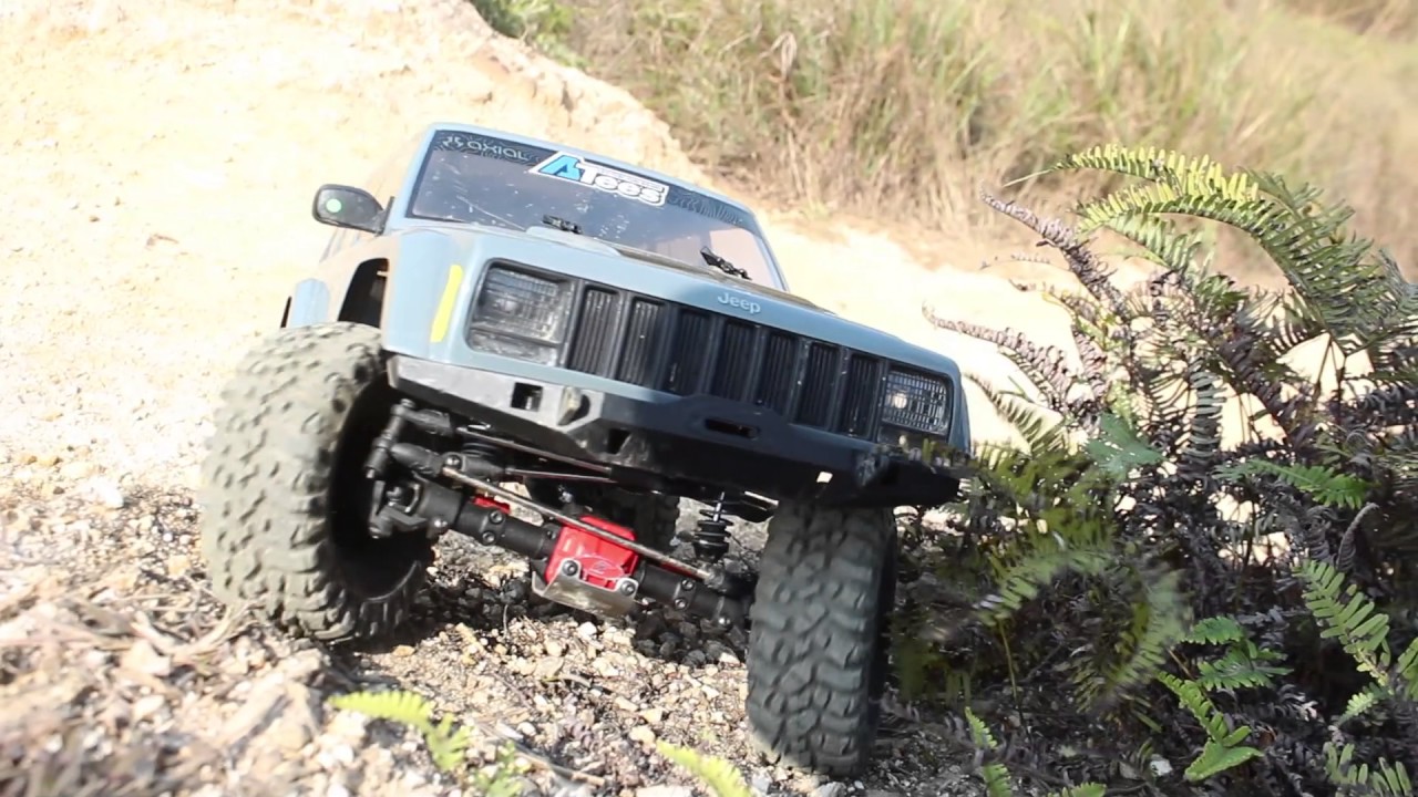 Axial SCX10 II Boom Racing AR44 PHAT™ Axle & Skid Plate - YouTube