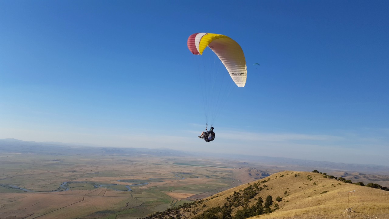 Paragliding Crawford Mtn Utah: Aaron Launching - YouTube