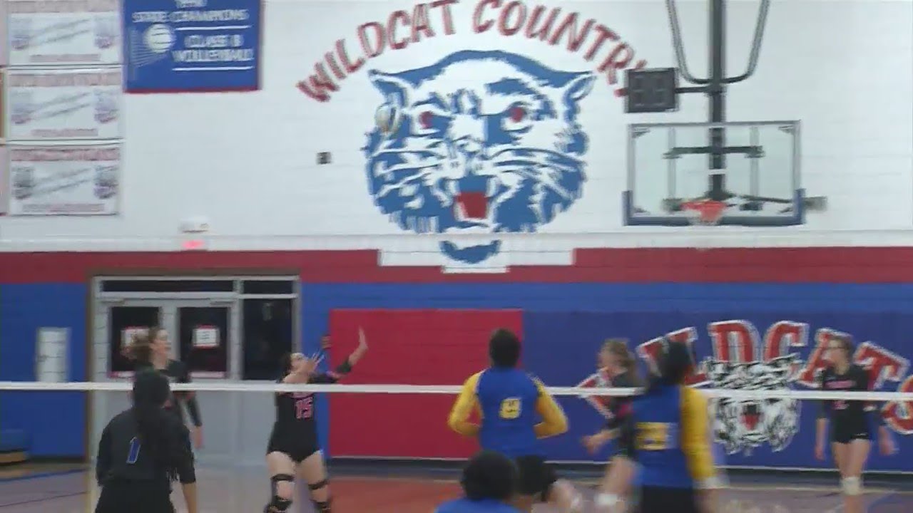 Center-Stanton volleyball grabs win - YouTube
