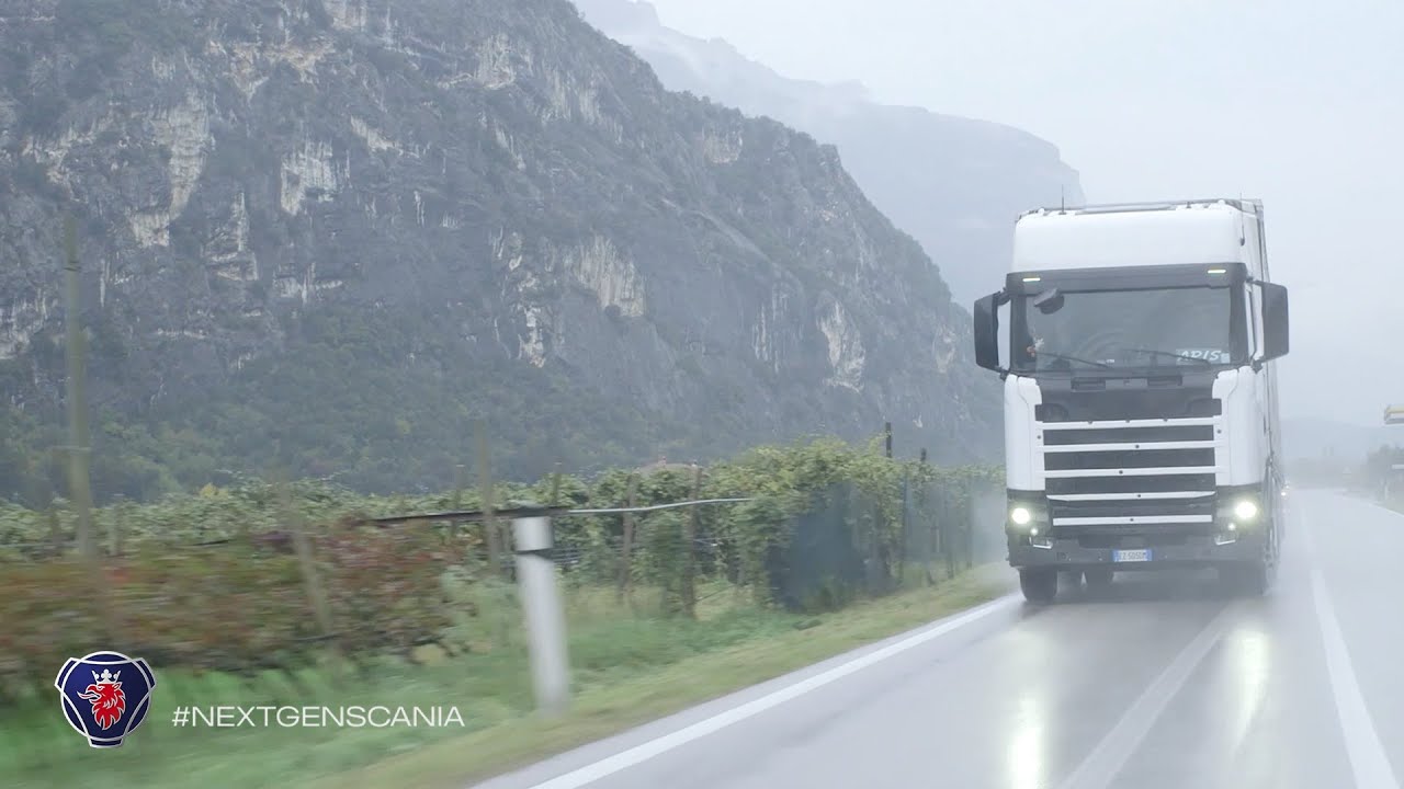 Field testing the new Scania in Italy - YouTube