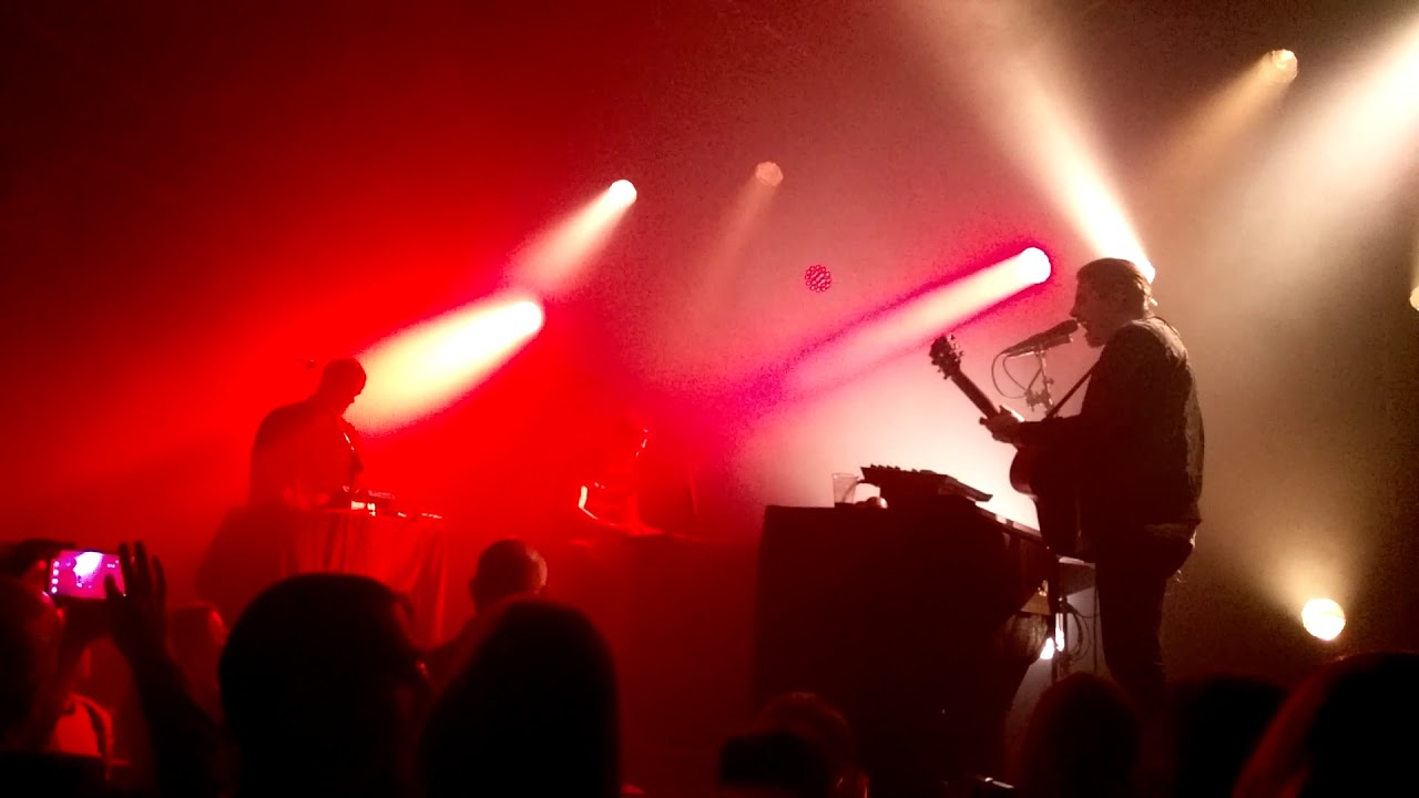 Low Roar - Vampire on My Fridge (11/11/2017) - YouTube