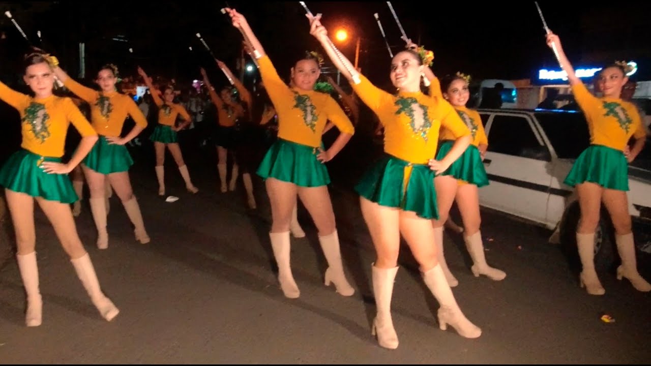 Preciosas Salvadoreñas | Tiburones Music Band - YouTube