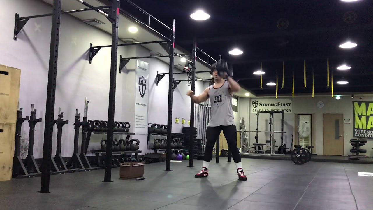 24kg KB 10/10 snatch emom 5round last round - YouTube