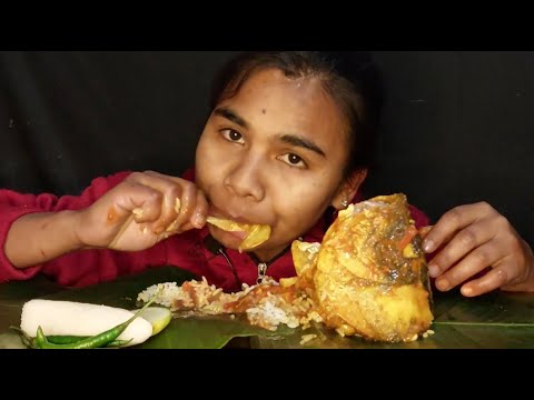 EATING FISH HEAD CURRY WITH RICE - YouTube