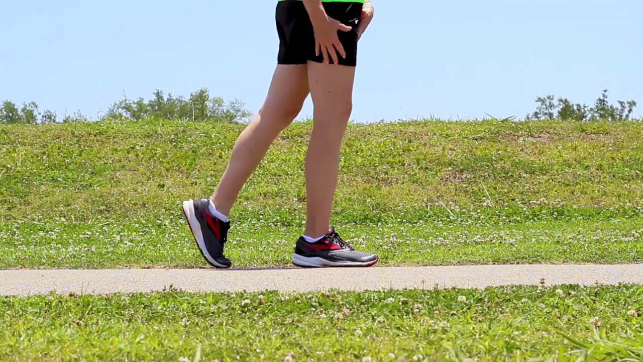 Racewalking 101 | New Orleans Track Club - YouTube