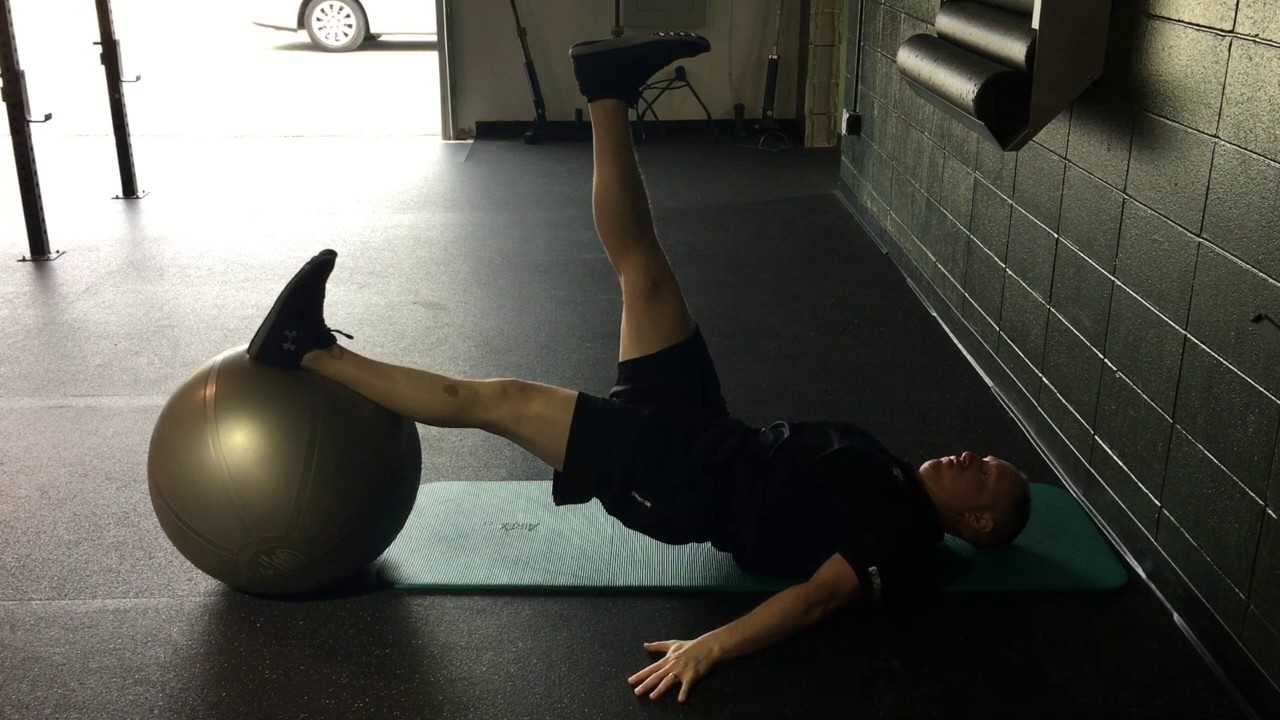 Single-Leg Ball Leg Curls - YouTube