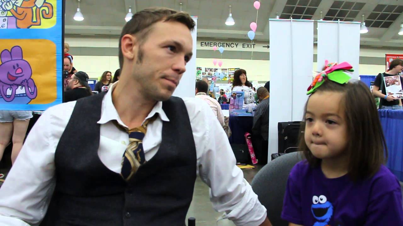 Zoey interviews Ben Hatke - YouTube