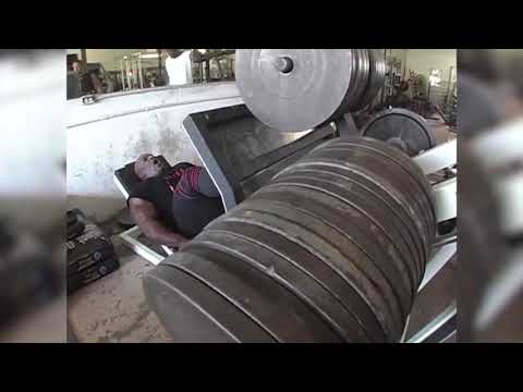Tam 1 ton Leg Press yapan adam