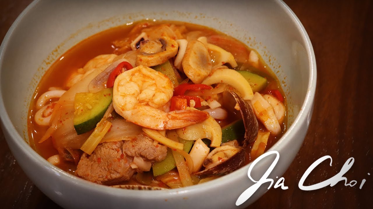 Jjampong l Spicy Seafood Noodle Soup, 2 servings - YouTube