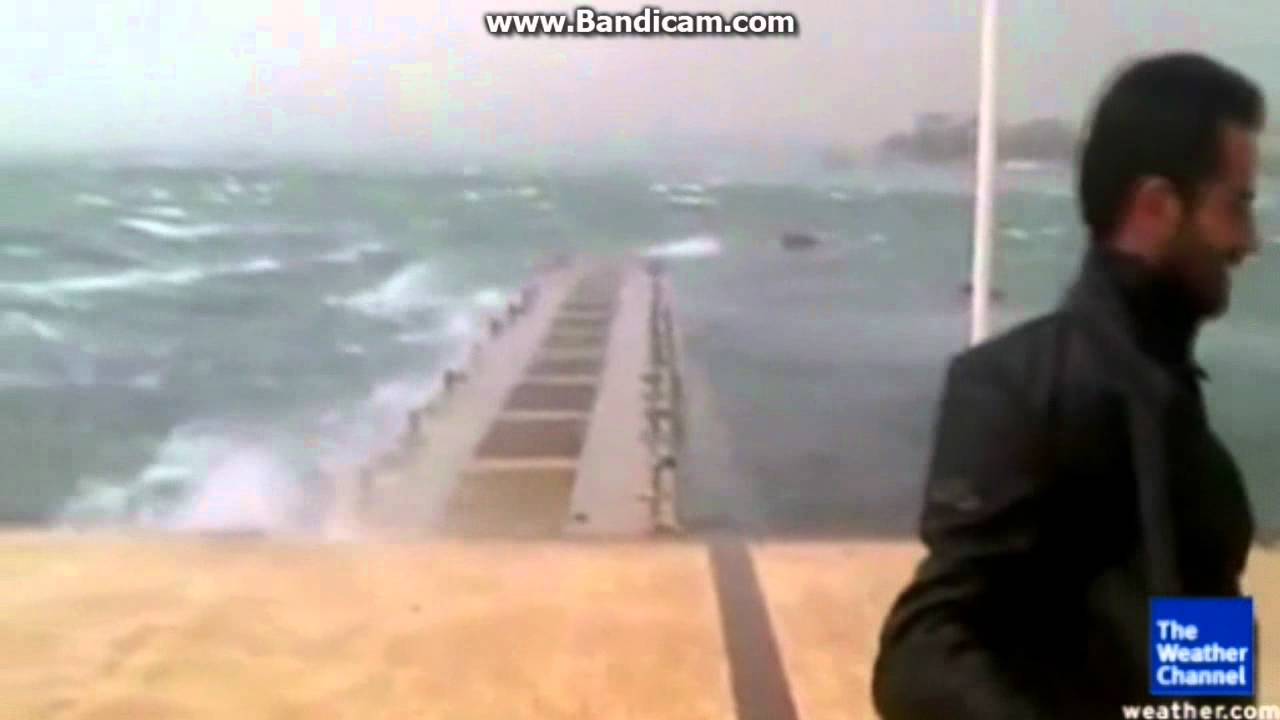 Man vs. wind - YouTube