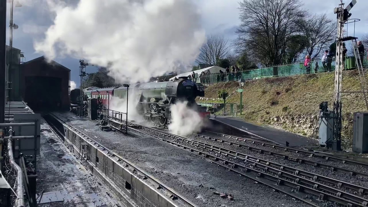 The Flying Scotsman steam train wheel spins in the rain at Ropley 2020 ...