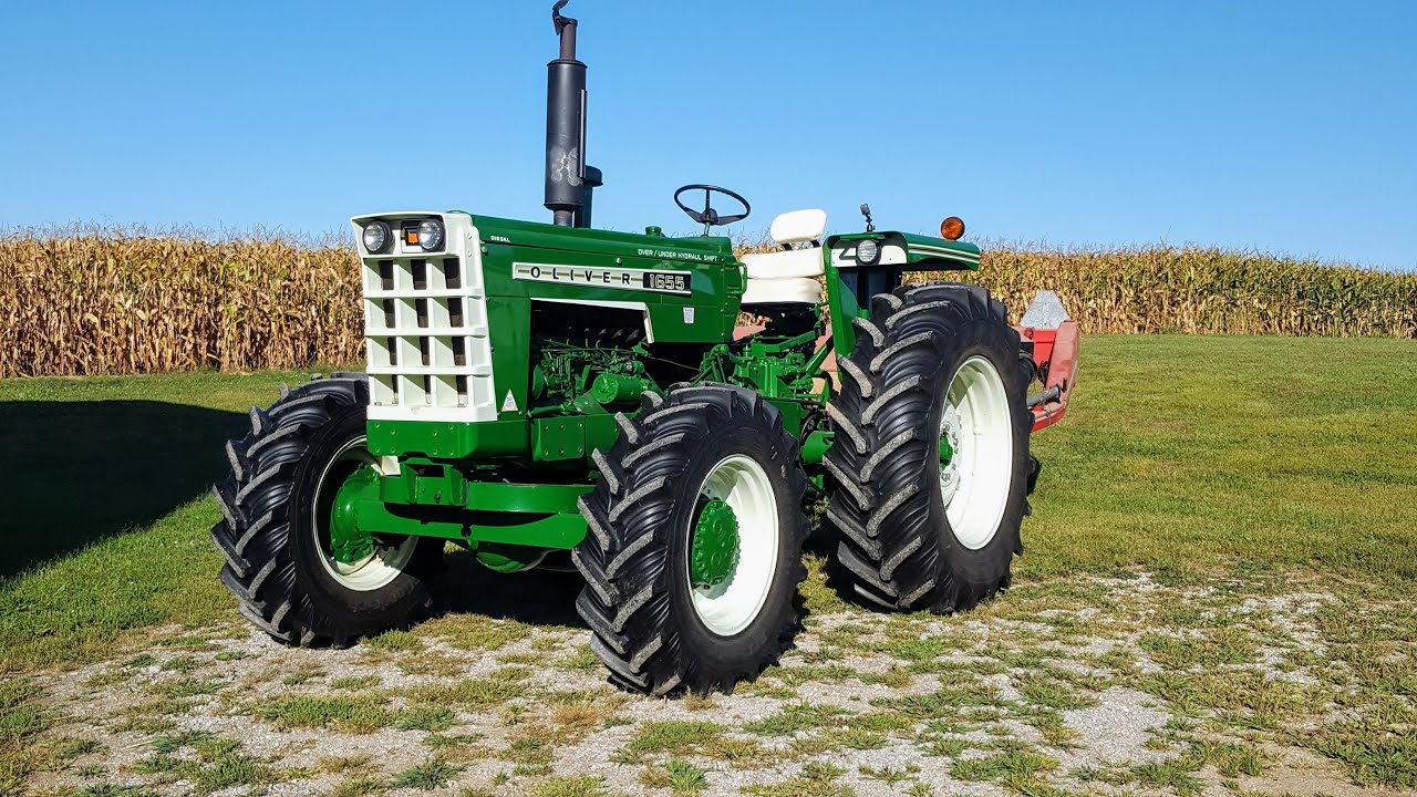 Oliver 1655 FWA mows the last of the hay - YouTube