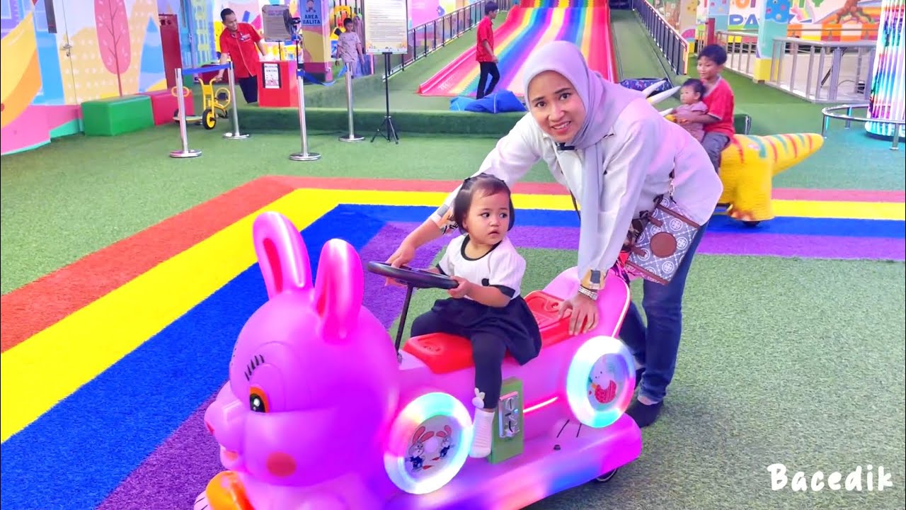 PART 2 BERMAIN DI PLAYGROUND Mamah, Abang, Cece dan Adik - YouTube