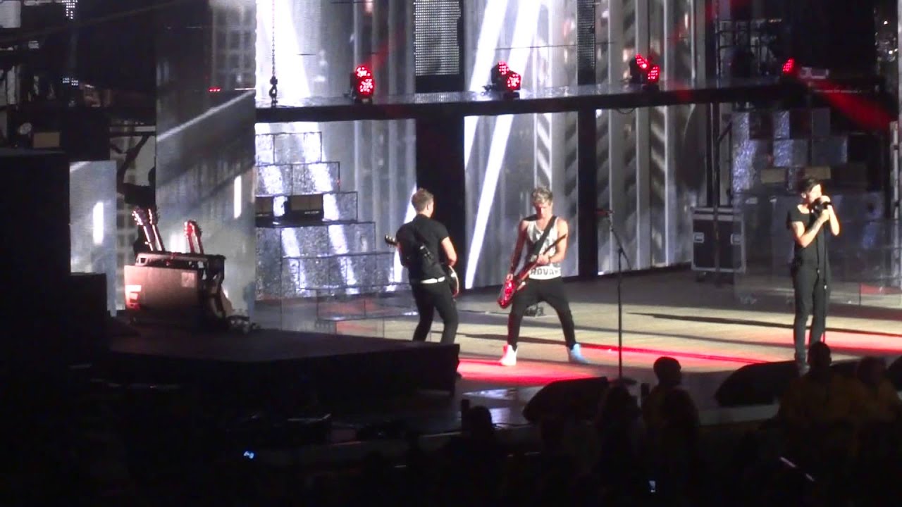 One Direction - Rock Me - Jones Beach Theater - YouTube