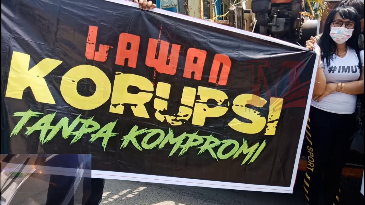Demo anti korupsi mojokerto - YouTube