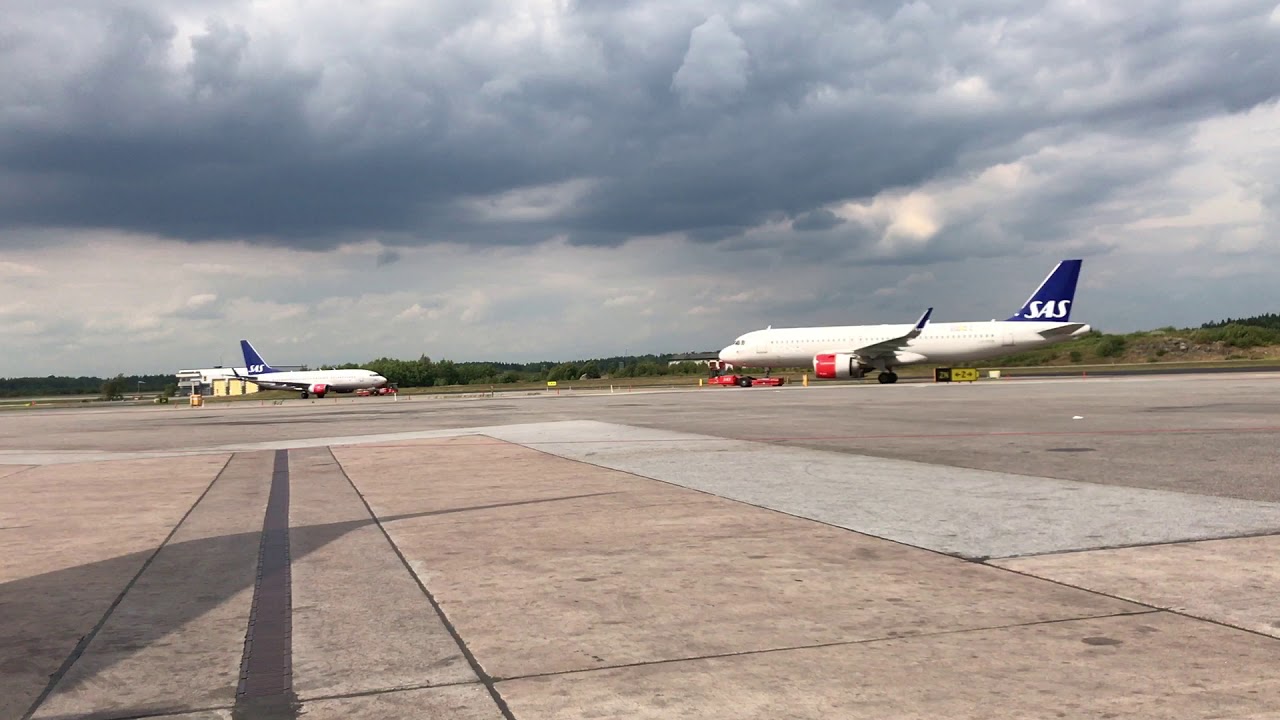 Aircraft pushback and sas flight - YouTube