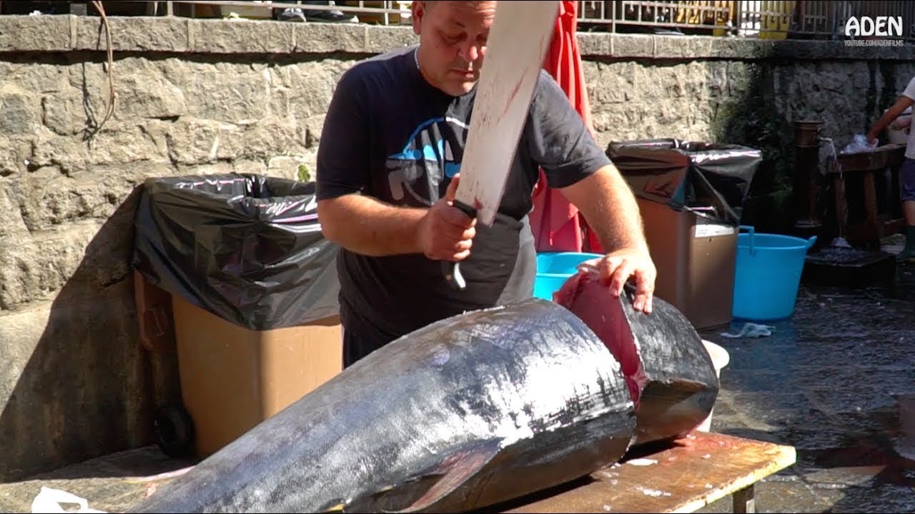 A Whole Swordfish Cutting Taiwan - YouTube