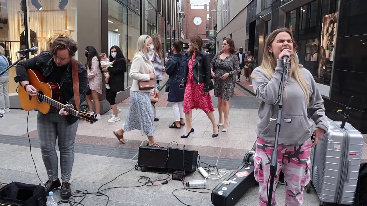 It's a Man's Man's World (James Burnell & Izo duet) James Brown & Betty ...