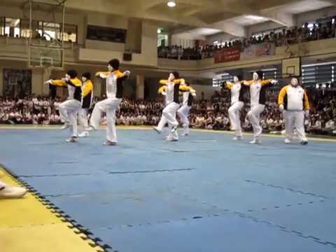 UST Yellow jackets - Cheermania 2010 - YouTube