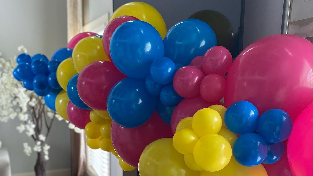Color Blocking a Balloon Garland #balloongarland #balloongarlands #diy ...