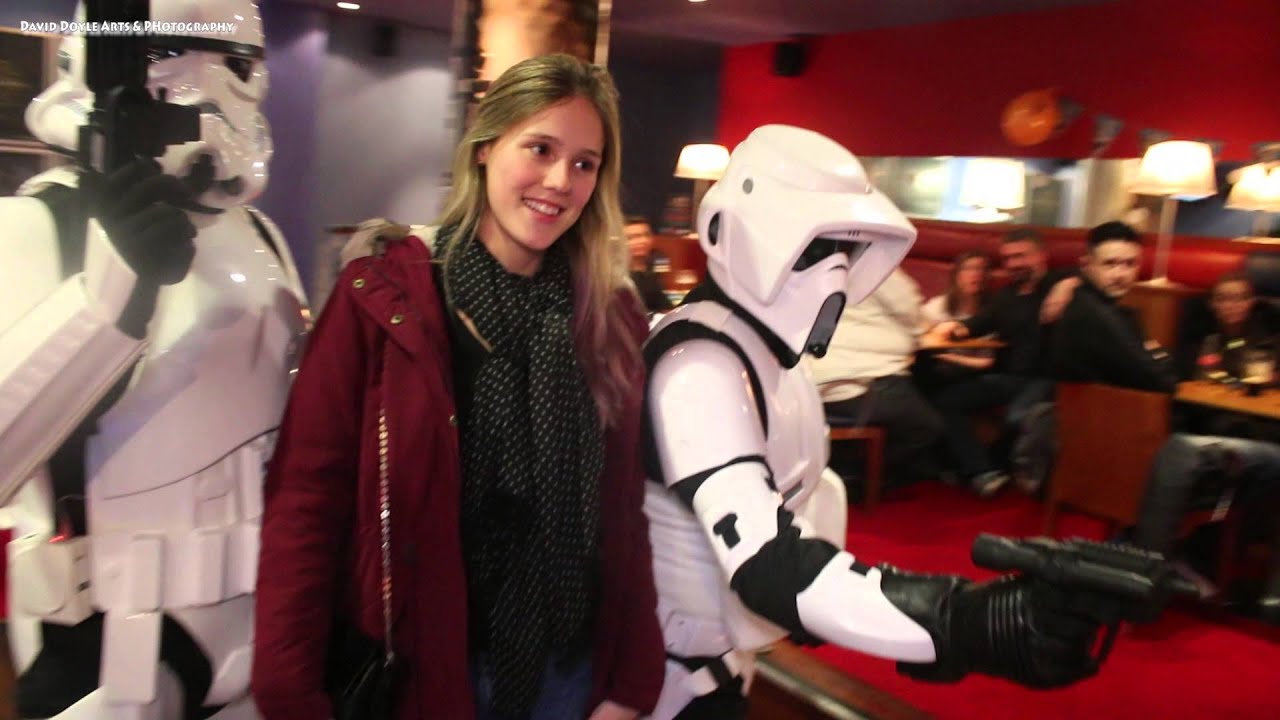 Opening night of Star Wars The Force Awakens at Cineworld Dublin - YouTube