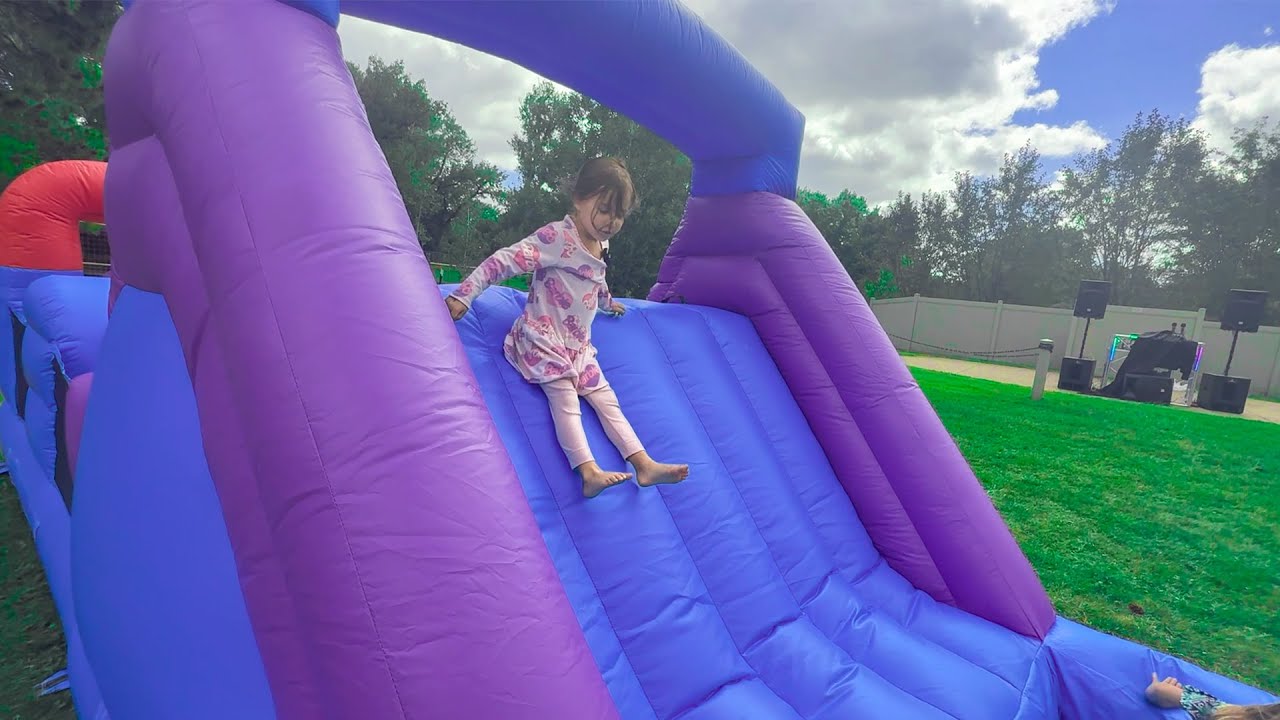 WiGgLy sLiDe!? Daddy Daughter ZOO Date with fun bouncy houses and PiZZA ...