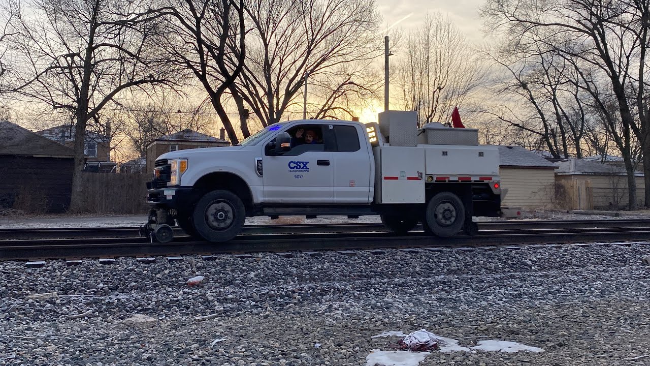 Csx high rail vehicle heads north near 99th street, Chicago,il - YouTube