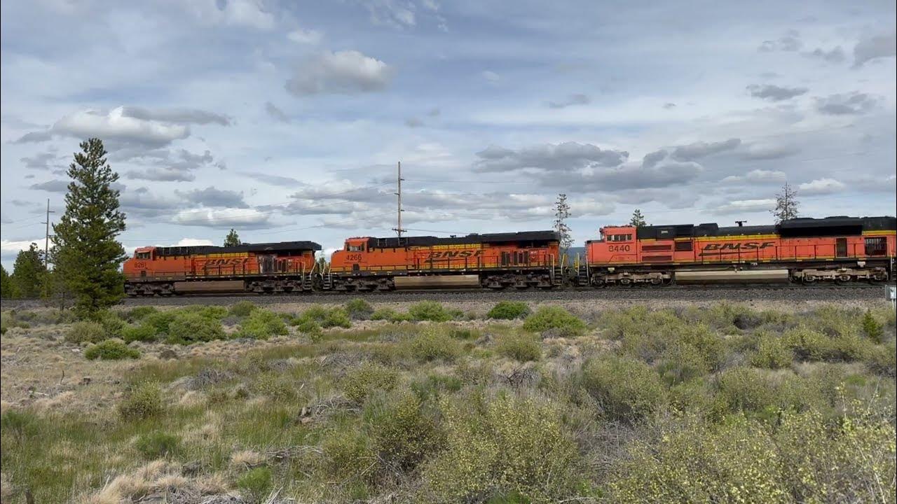 2024-06-01 BNSF 8261 H-BARPAS w/SD70ACe 8440 - YouTube
