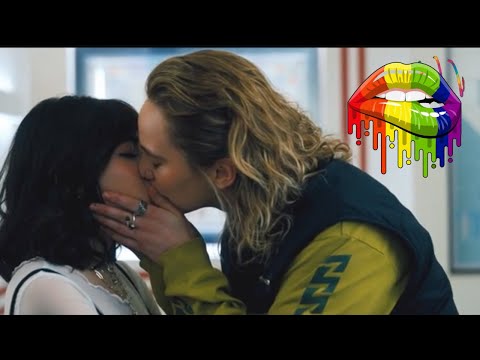 Janae and Maeve - All Kissing Scenes - One of Us is Lying Saison 2