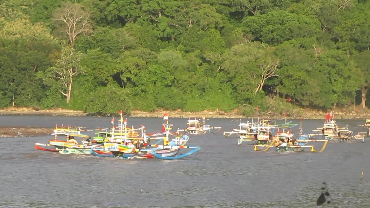 ratusan perahu menuju plawangan puger @pugerofficial2662 - YouTube