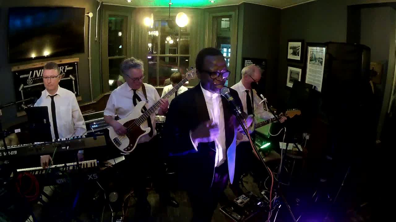 11 Cupid 20200131 So Real at The Crown Caversham - YouTube