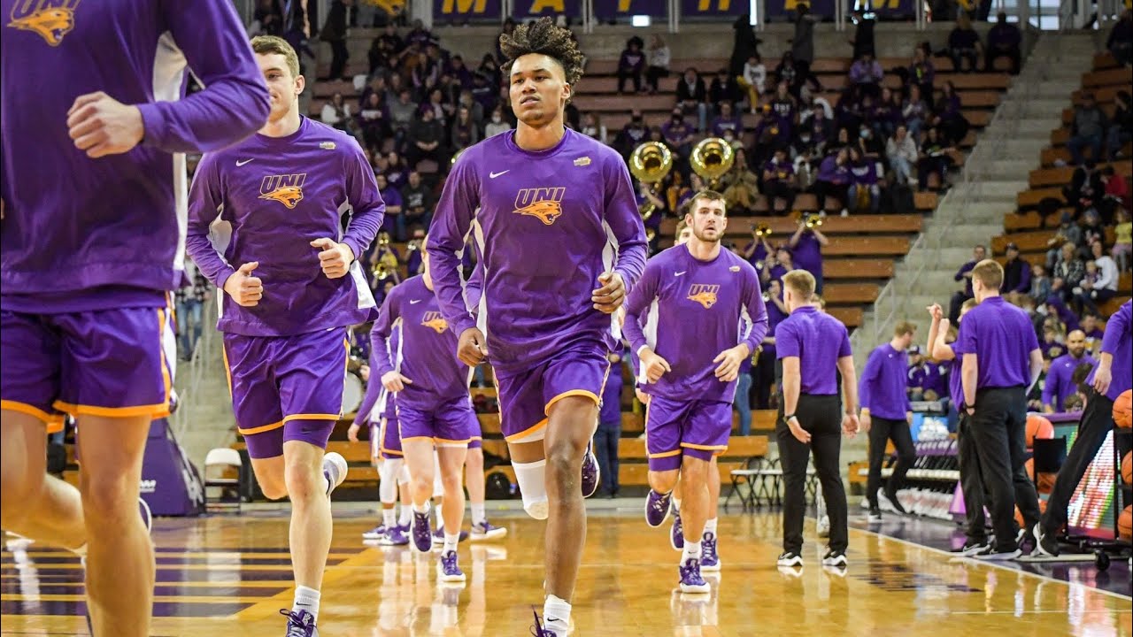 UNI MBB-Remember the Name - YouTube