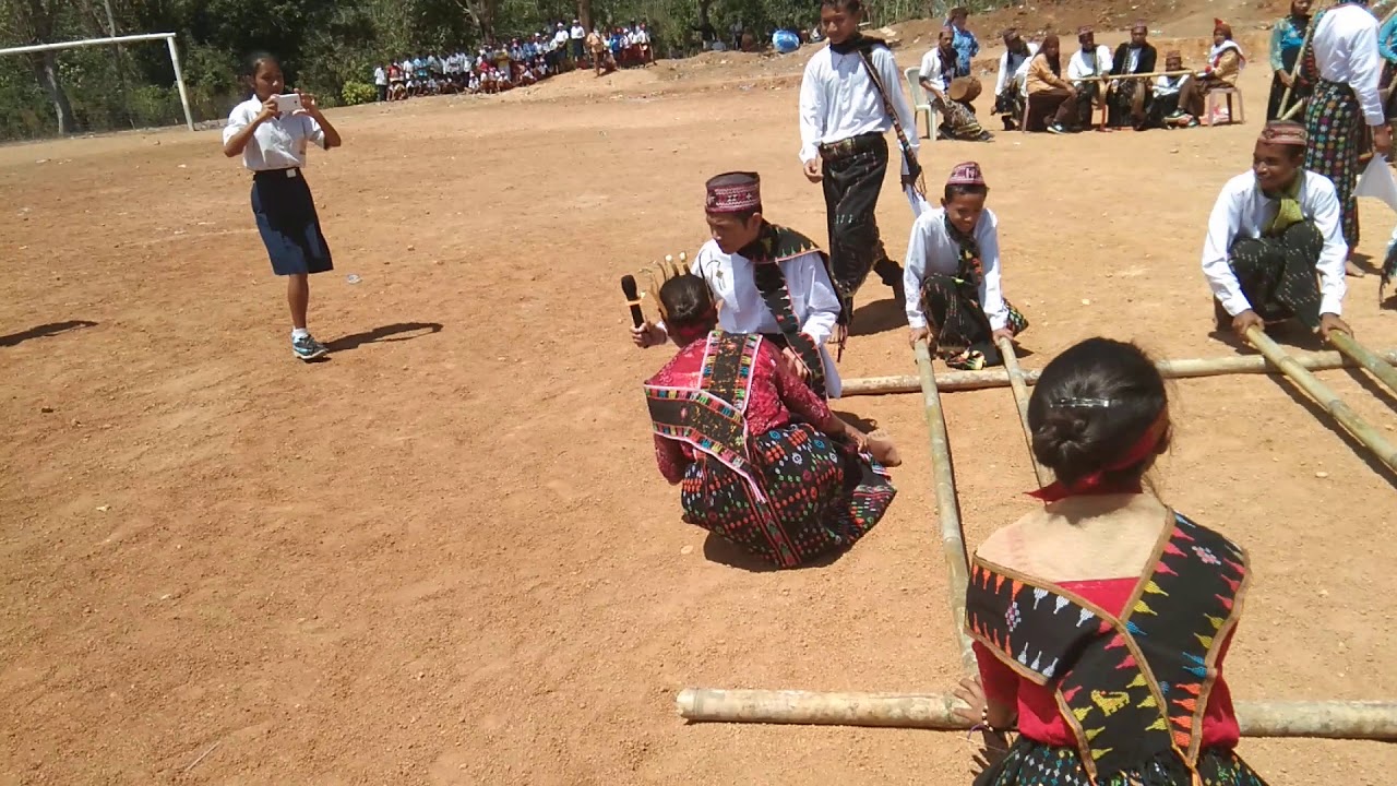 Tari rangkuk alu smpn 2 sano nggoang#tarian #rangkukalu#tariandaerah # ...