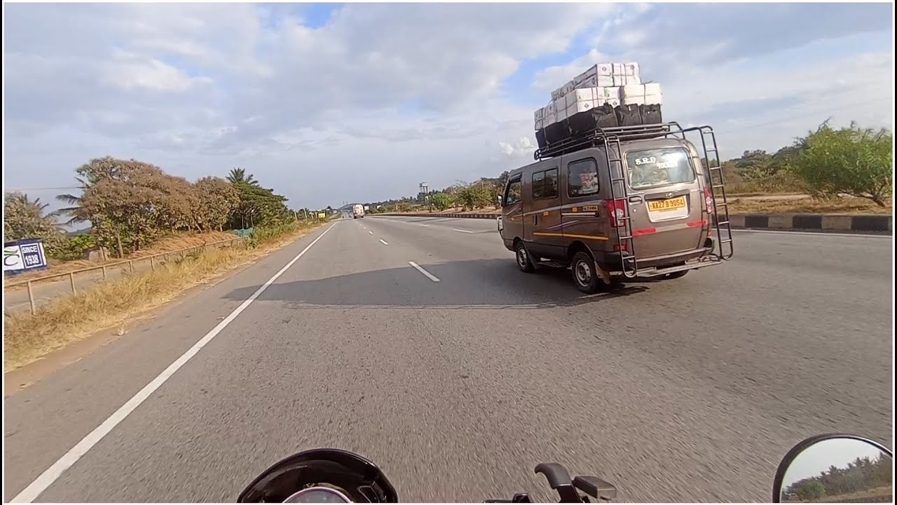 Overloaded van on National Highway KA27B9054 - YouTube