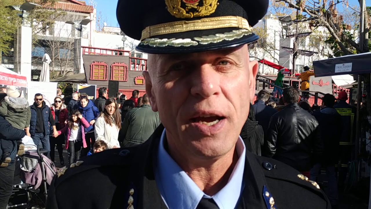 Η Πυροσβεστική Υπηρεσία Πτολεµαΐδας κοντά στα παιδιά 1 - YouTube