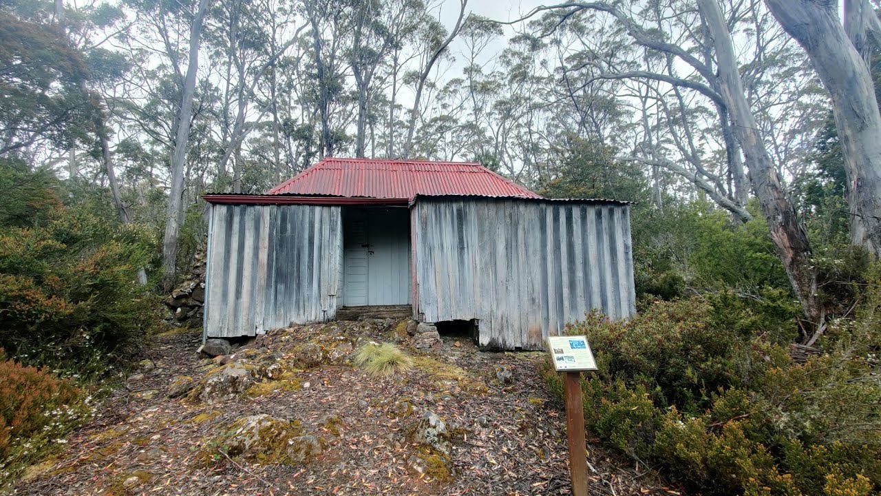 Bill Belcher's Lake Fenton Hut - YouTube