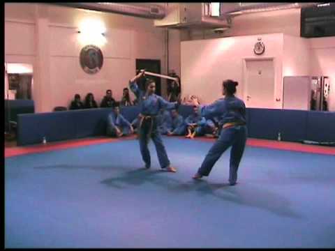 12 the Moc Ban va phan the LAURA.wmv